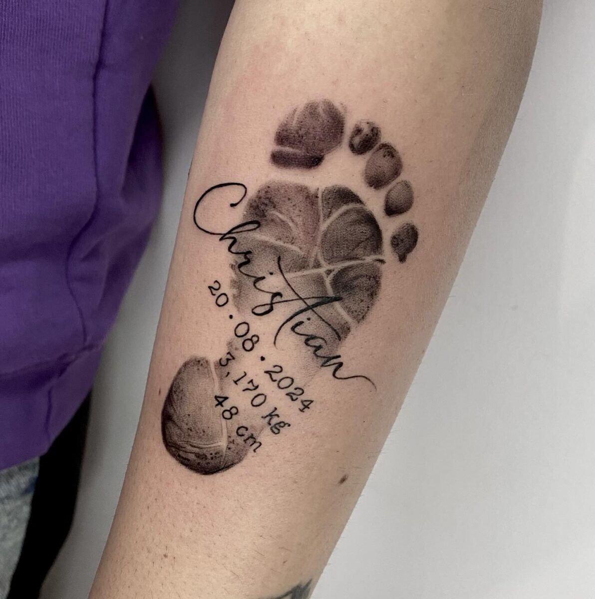 25 Beautiful First Baby Tattoo Ideas for Moms Celebrating Motherhood