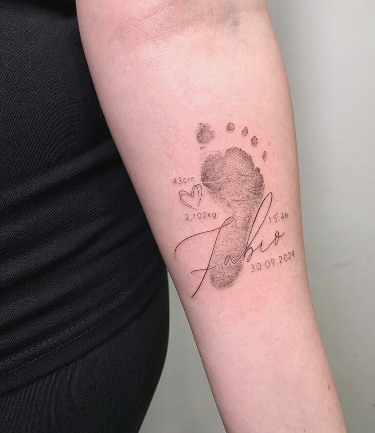 25 Beautiful First Baby Tattoo Ideas for Moms Celebrating Motherhood