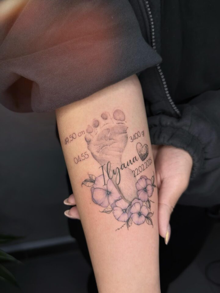 25 Beautiful First Baby Tattoo Ideas for Moms Celebrating Motherhood