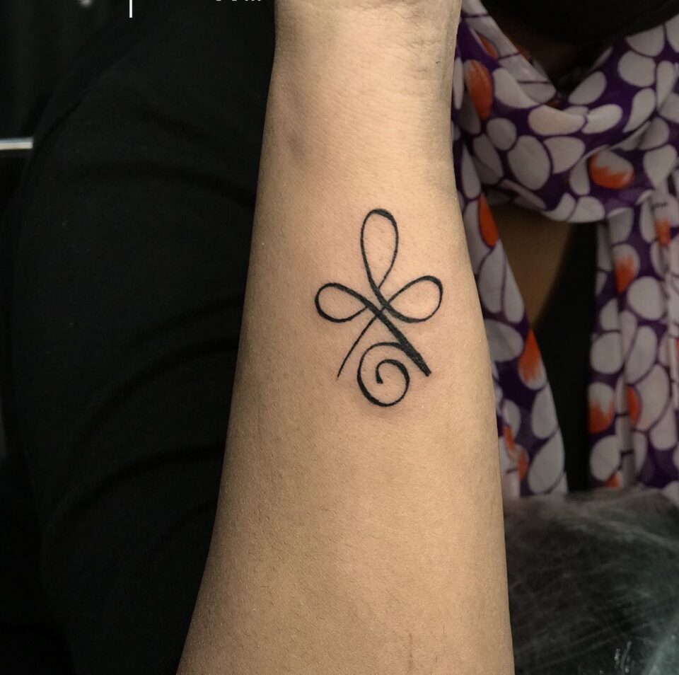 31 Strong Female Tattoos That Symbolize Power and Strength